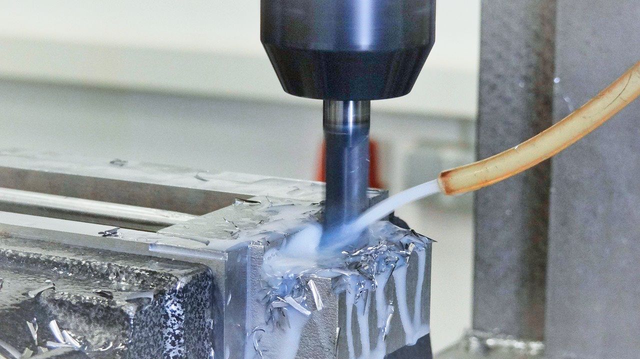 What's the Best End Effector for Robot Drilling? - RoboDK blog - 188bet下载